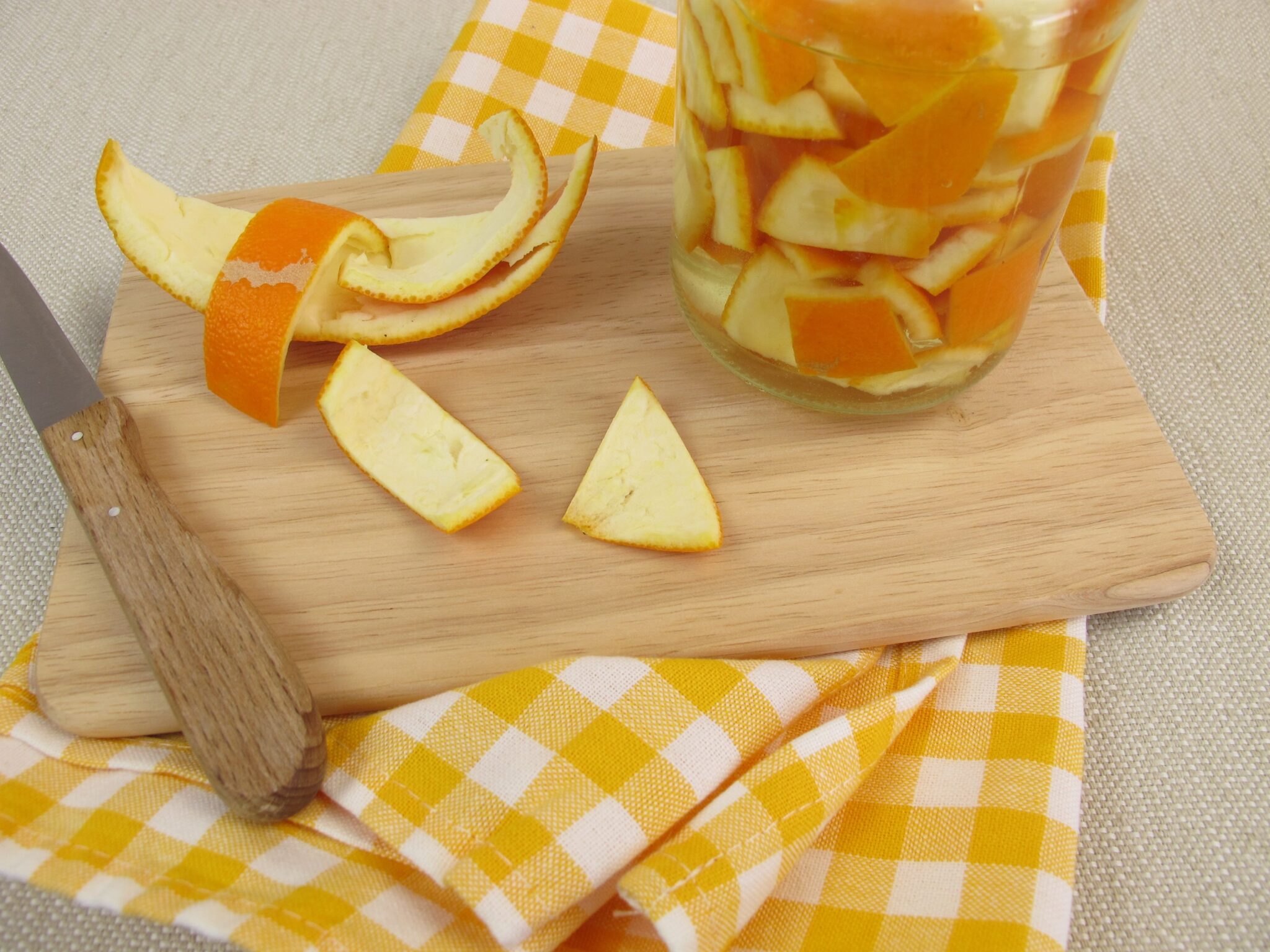 8 Utilisations Surprenantes des Pelures d’Orange : Ne les Jetez Plus ...